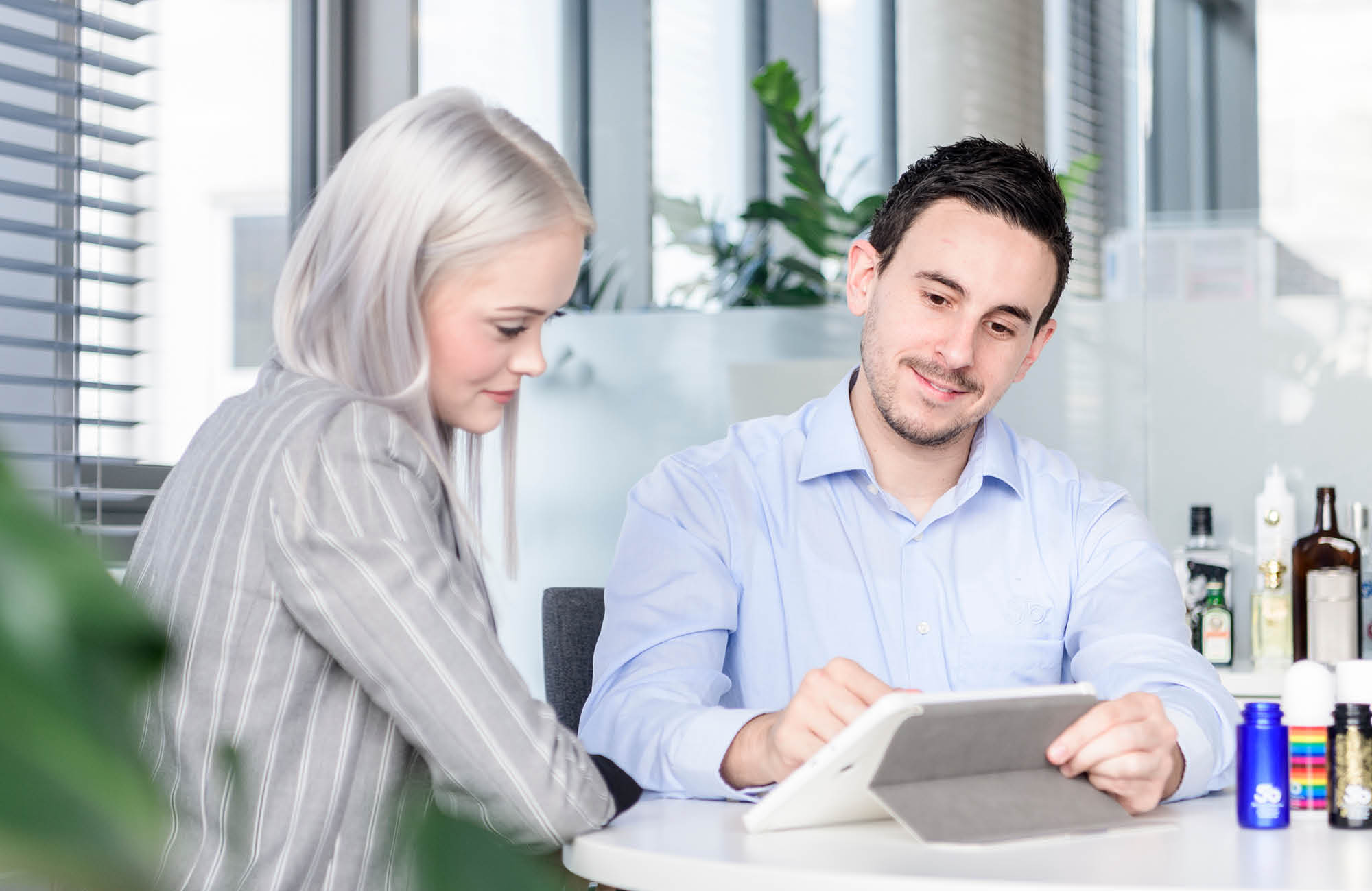 Service permettant de proposer de la décoration, un design personnalisé ...