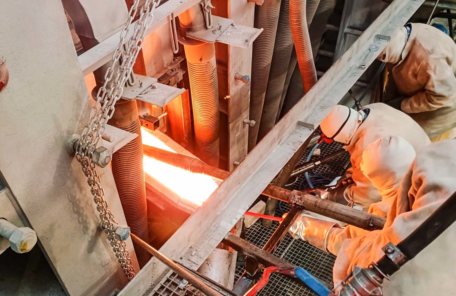 Furnace rebuild at STC » News I Stoelzle